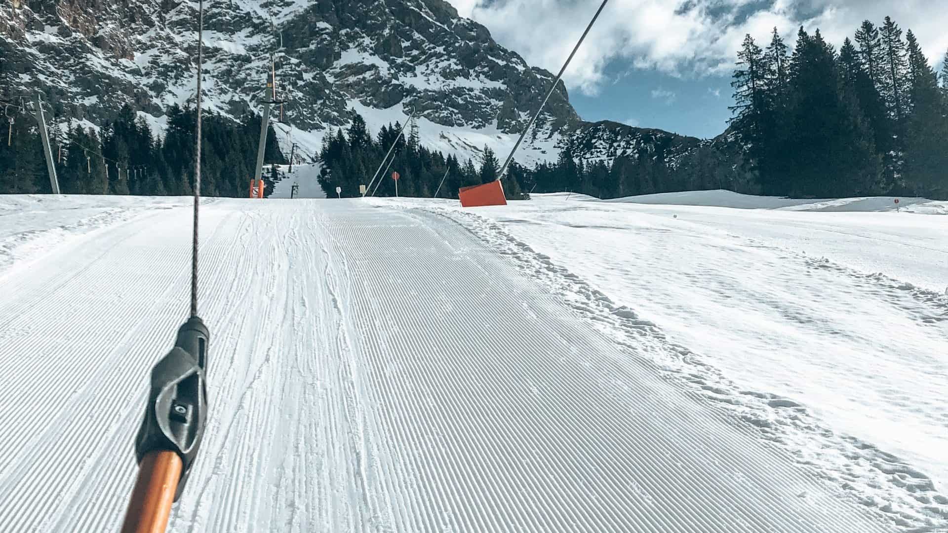 Skileraar worden? Zo goed moet je kunnen skiën om skiles te geven